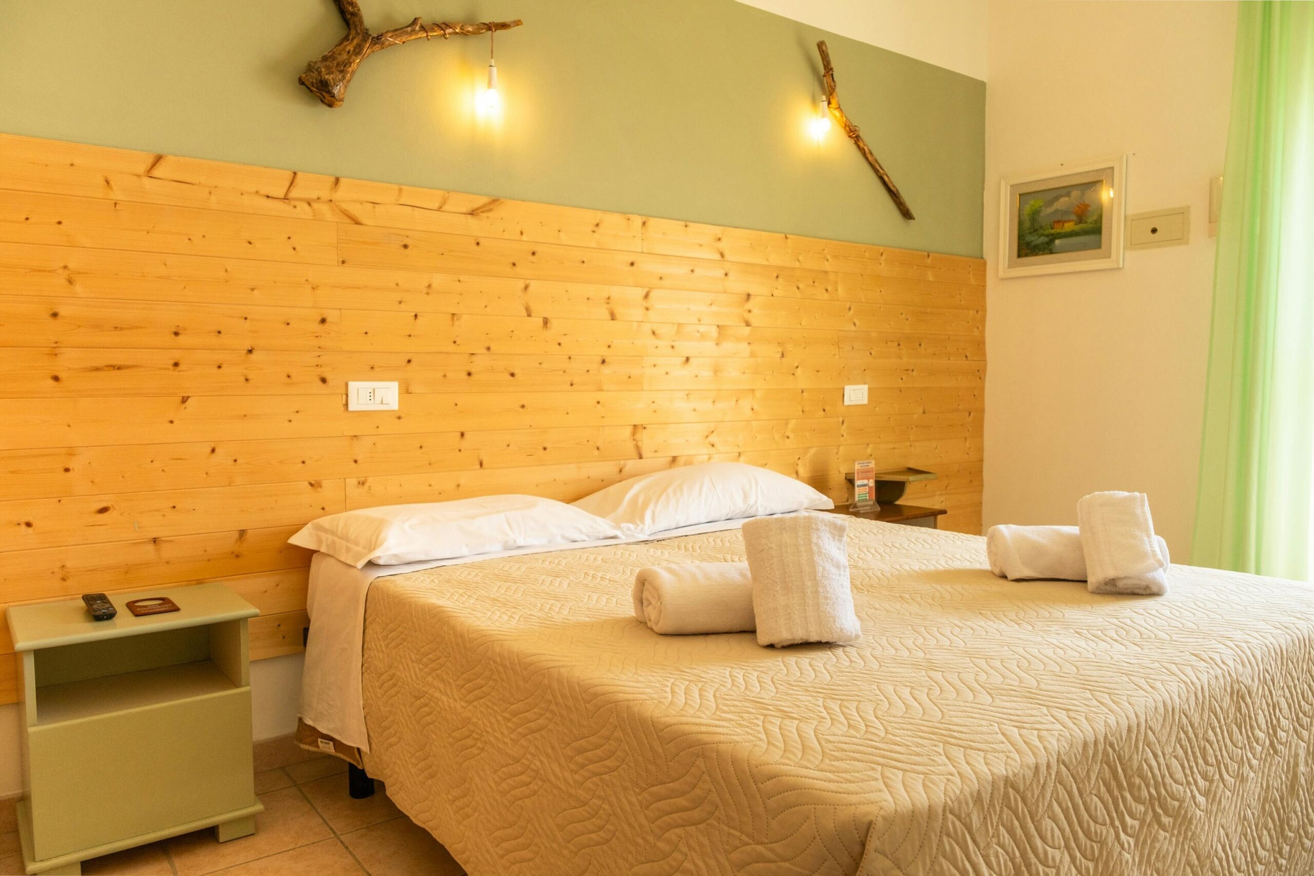 Everything you need to know about Market Segment in Hotels - Chekin