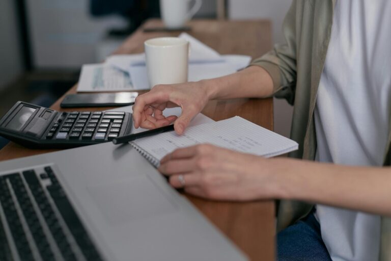 Airbnb invoices: a complete guide for professional managers - Chekin